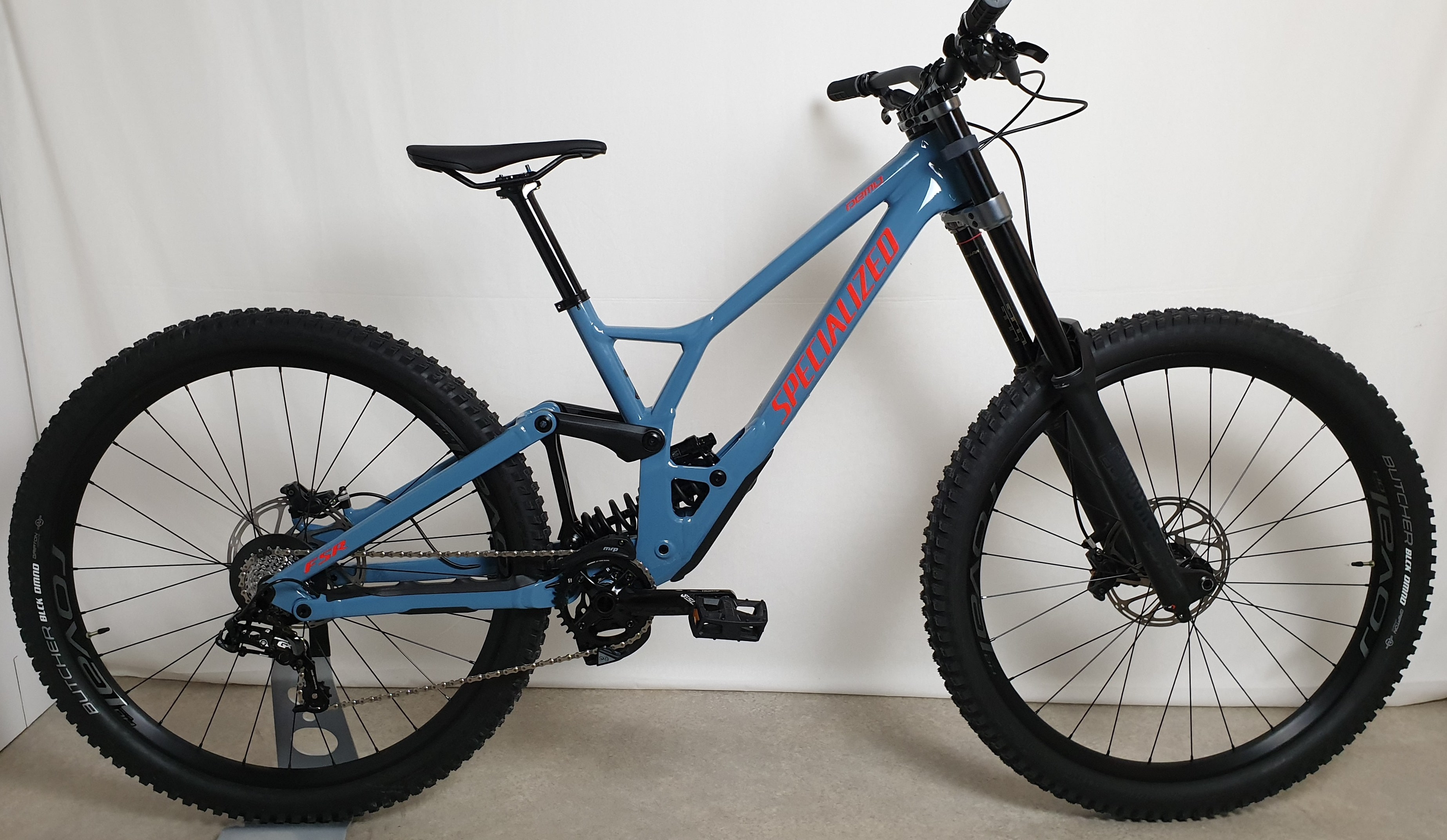 Specialized Demo Expert 29R Downhill Mountain Bike 2020 Specialized Demo Expert 29R Downhill Mountain Bike 2020